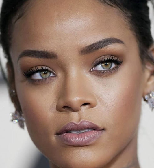 WHAT IS RIHANNA'S REAL EYE COLOR? DOES SHE WEAR COLOR LENSES? WE REVEA ...